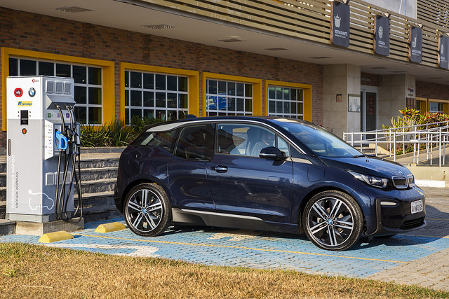 BMW e EDP criam estrutura de recarga para veículos elétricos entre Rio ...