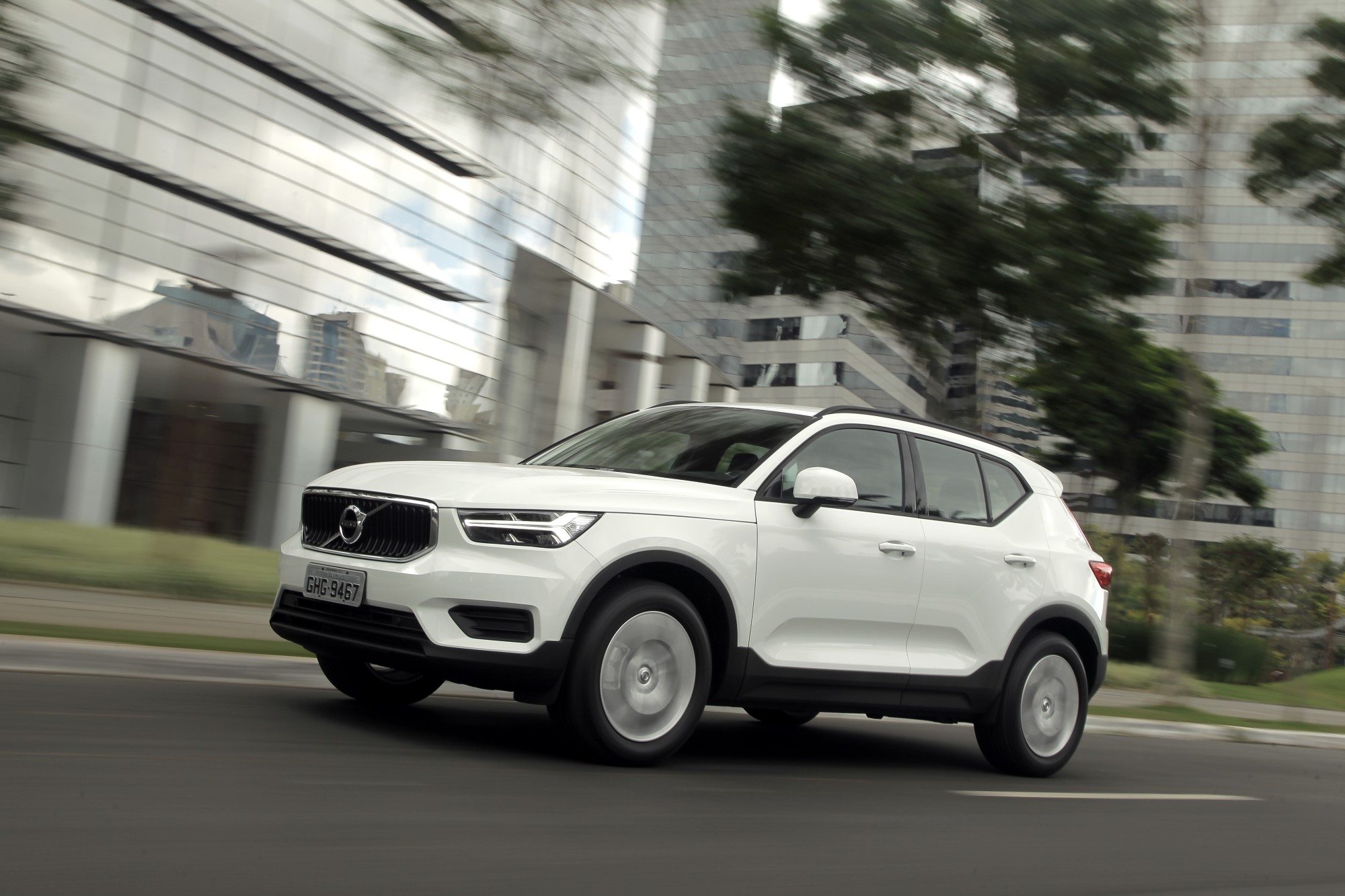 Volvo Cars lança a versão T4 do XC40 – AutoIndústria