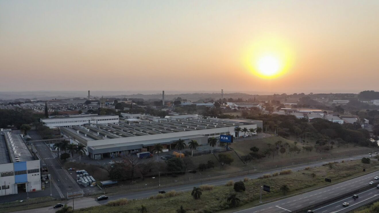 Eaton de Valinhos é reconhecida como Planta Modelo 2021 – AutoIndústria
