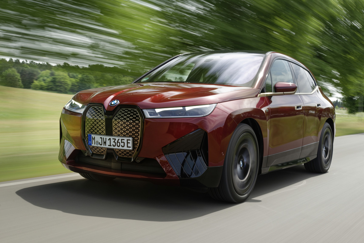 BMW iX M60 chega à rede de concessionárias do País – AutoIndústria