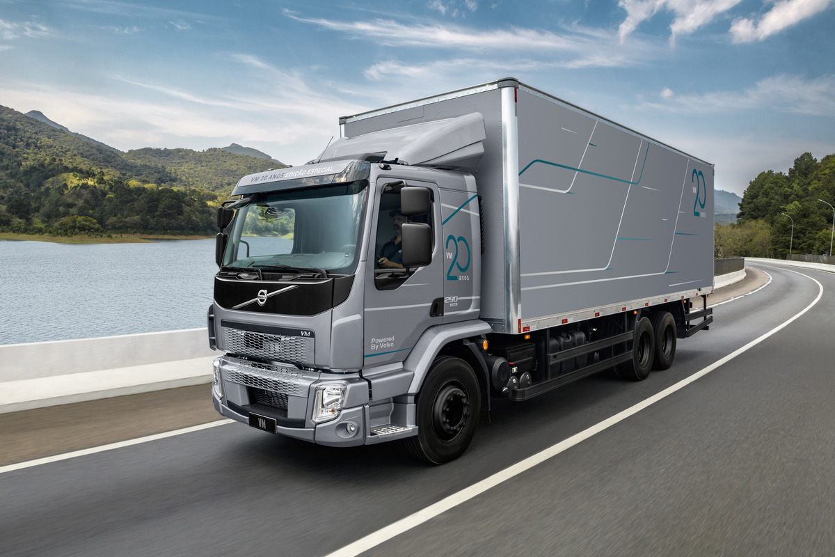 Volvo VM completa 20 anos com a liderança nas vendas – AutoIndústria