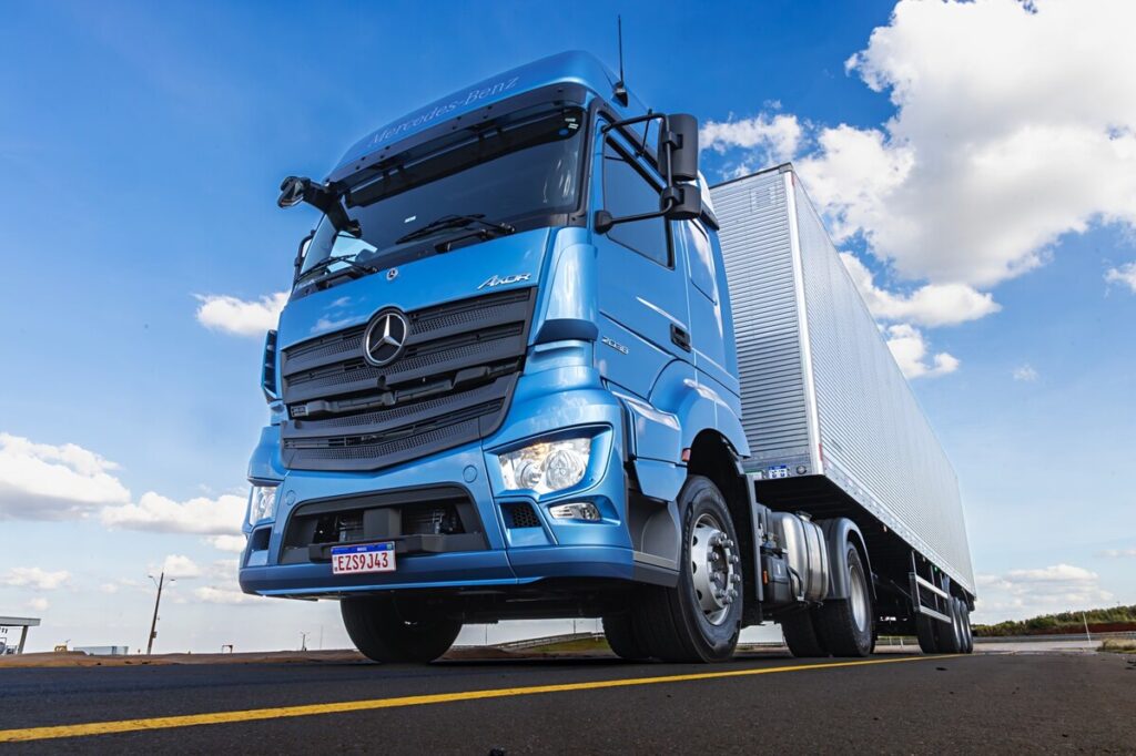Novo Mercedes-Benz Axor supera projeções iniciais de demanda ...